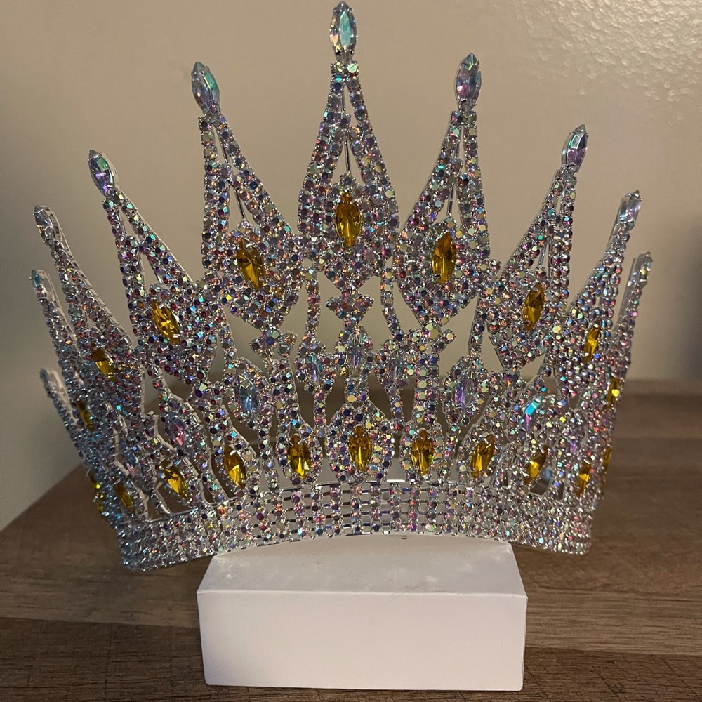 Huge Super Wide Beauty Pageant Bridal Crown. - Gem
